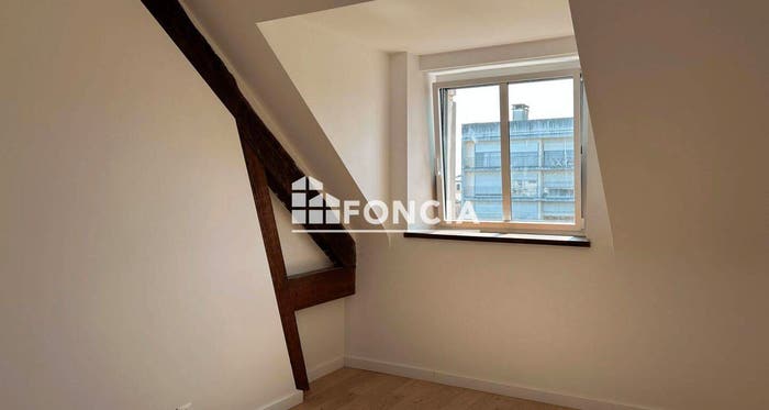 Centre Ville, Lorient : Appartement 3 pièces à louer