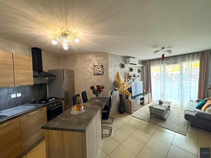 Appartement à vendre - Hyères, Pyanet - 2 pièces - 1 chambre