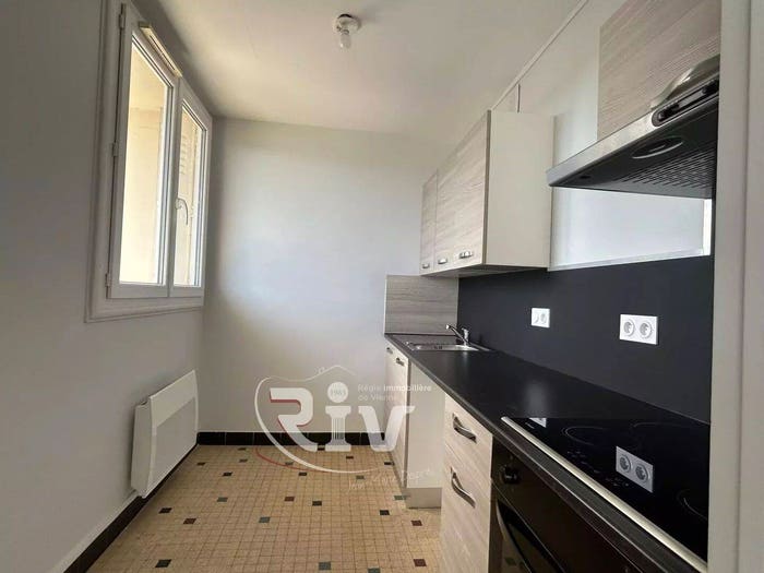 Autres quartiers et hameaux, Pont-Évêque : Appartement 1 pièce à louer