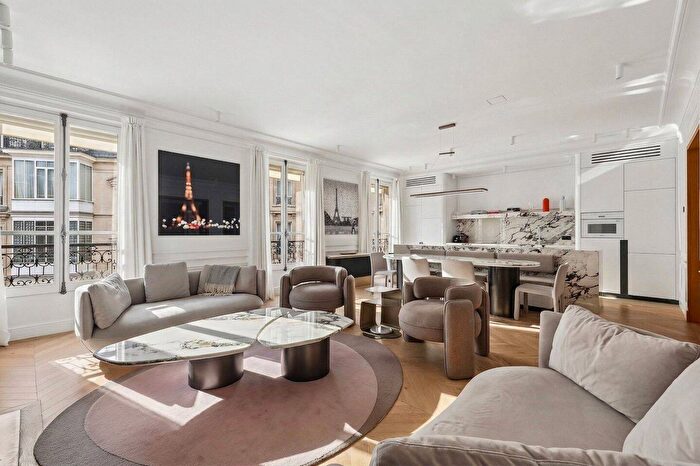 Appartement à louer - Triangle dOr, Paris ème arrondissement - 5 pièces - 3 chambres