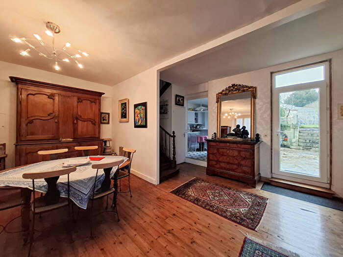 Maison à vendre - Saint-Jean-dAngély - 5 pièces - 4 chambres