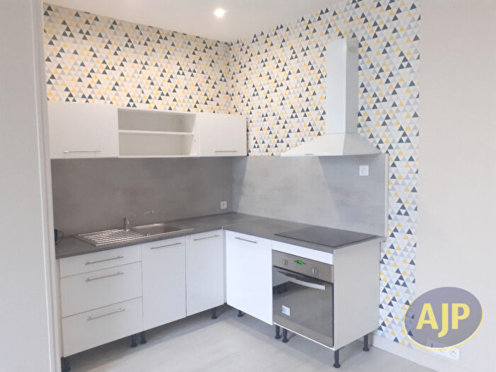 Appartement à louer - Saintes, Centre-ville - 2 pièces - 1 chambre