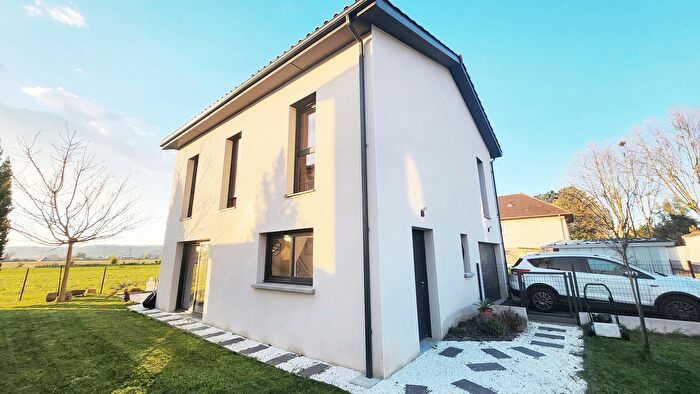 Maison 6 pièces à Thil, à vendre