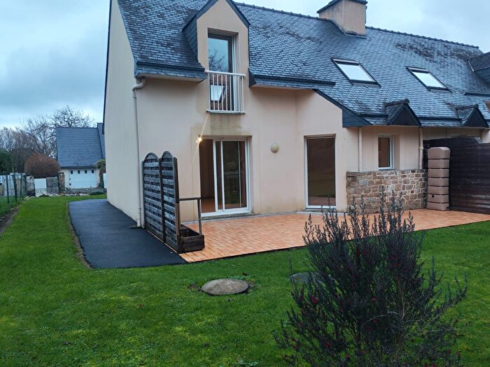 Maison à louer - Pont-lAbbé - 4 pièces - 3 chambres