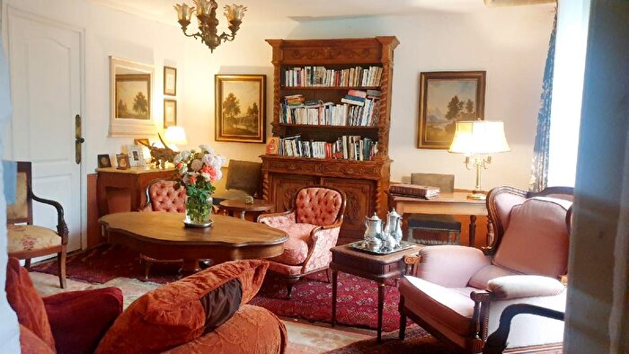 Maison à vendre - Saint-Léonard-de-Noblat - 5 pièces - 3 chambres