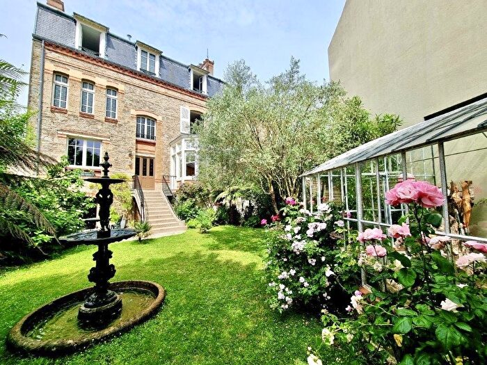 Cherbourg-Octeville, Centre-ville : Maison 12 pièces à vendre
