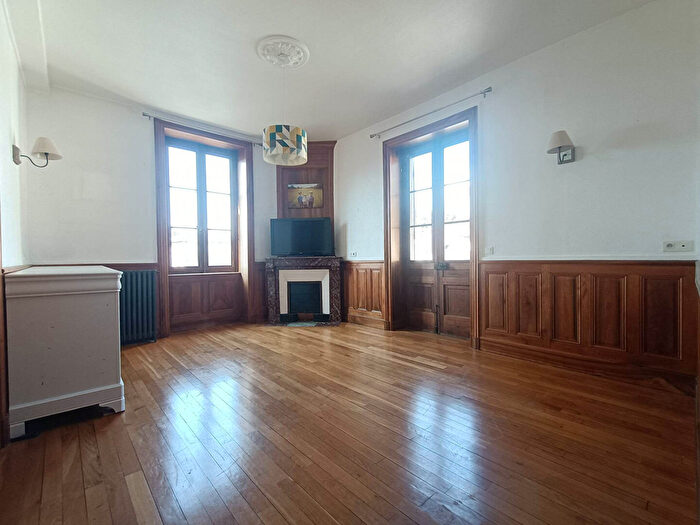 Neuville-sur-Ain : Maison 4 pièces à vendre