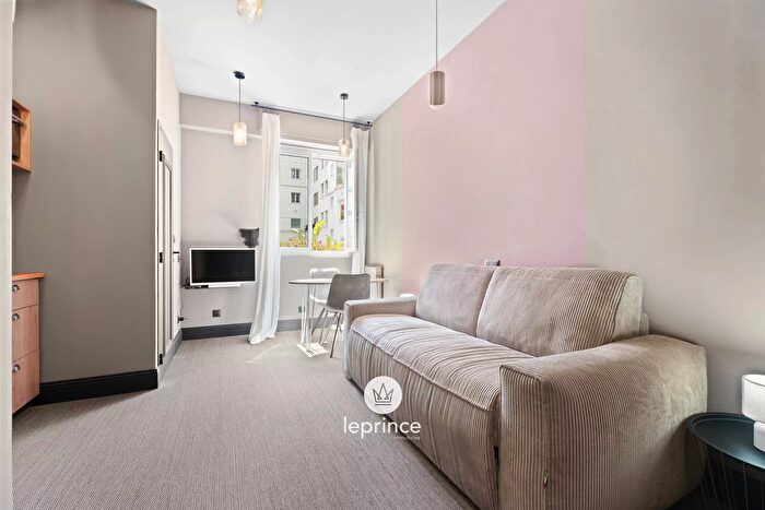 Nice, Le Port : Appartement 1 pièce à vendre