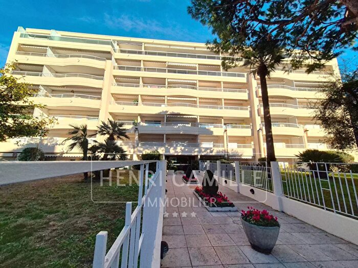 Appartement à vendre - Cannes, Pointe Croisette - 3 pièces - 2 chambres