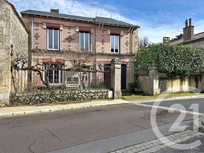 Maison à vendre - Velluire - 6 pièces - 5 chambres