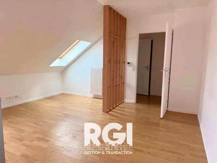 Appartement 1 pièce à louer à Chateau, Le Mesnil-Saint-Denis