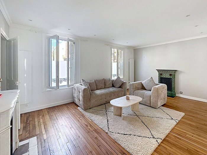 Appartement 3 pièces à louer à Marceau, République, Courbevoie