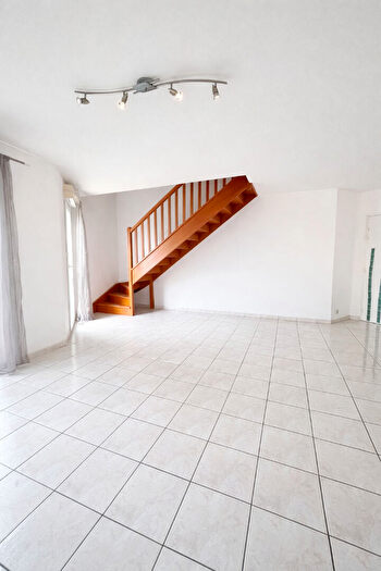 Appartement à vendre - Lamorlaye - 3 pièces - 2 chambres