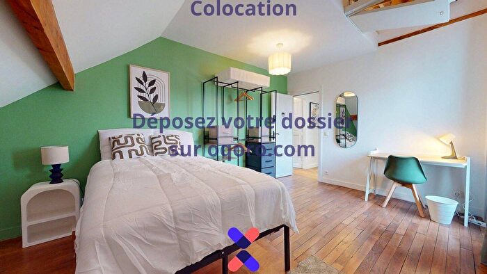 Appartement à louer - Rive de Seine Sud Est, Melun - 17 pièces - 16 chambres