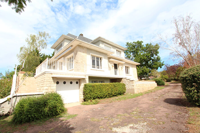 La Charité-sur-Loire : Maison 7 pièces à vendre