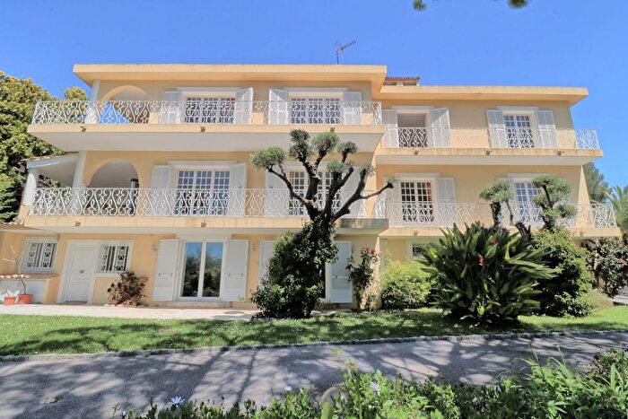 Maison à vendre - Nice, Rimiez - 8 pièces - 6 chambres