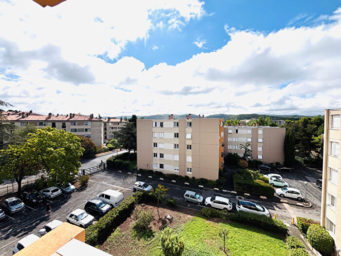 Appartement 4 pièces à Aix-en-Provence, Encagnane Corsy, à louer