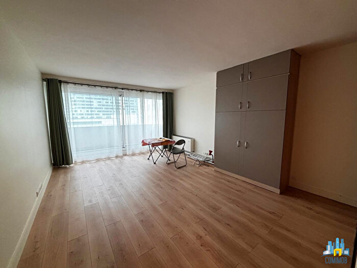 Appartement à louer - Courbevoie, Gambetta, La Défense - 1 pièce
