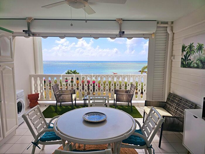 Appartement 2 pièces à Saint-François, à vendre