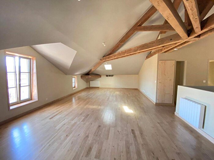 Appartement à louer - Tarentaize-Beaubrun-Severine, Saint-Étienne - 4 pièces - 3 chambres