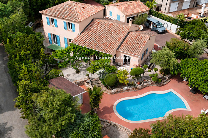 Maison 6 pièces à Roquebrune-sur-Argens, à vendre