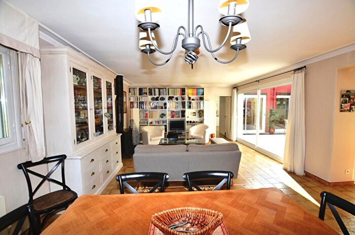 Sainte-Geneviève-des-Bois, Hôtel de Ville - Maison 9 pièces à vendre