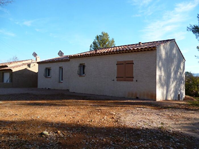 Maison à louer - Saint-Maximin-la-Sainte-Baume, Vérane - 4 pièces - 3 chambres
