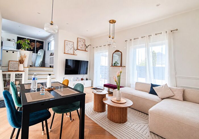Laval, Les Pommeraies : Maison 5 pièces à vendre