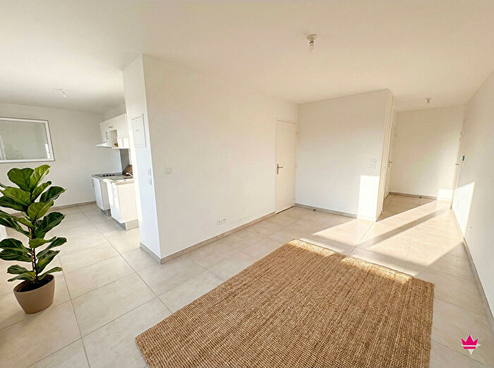 Appartement à vendre - Chasse-sur-Rhône - 3 pièces - 2 chambres