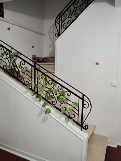 Maison à louer - Bordeaux, Gare Saint-Jean - 5 pièces - 3 chambres