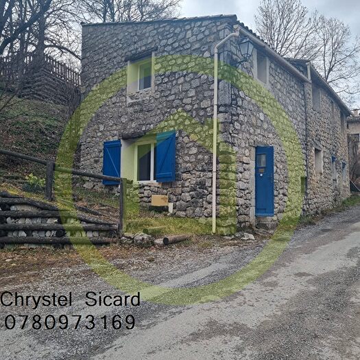 Maison à vendre - Éourres - 4 pièces - 3 chambres