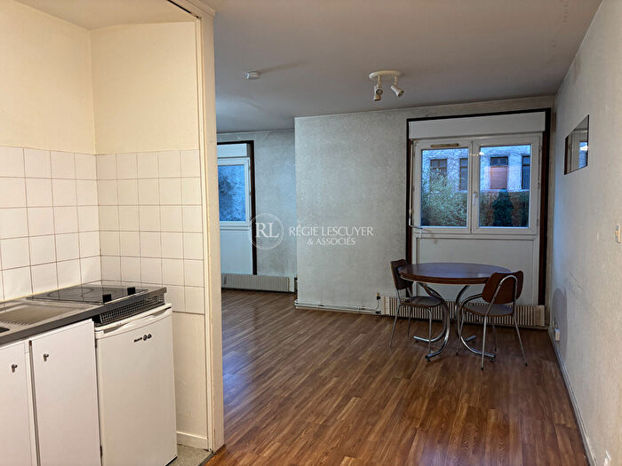 Appartement à louer - Villeurbanne, Charmettes - 1 pièce