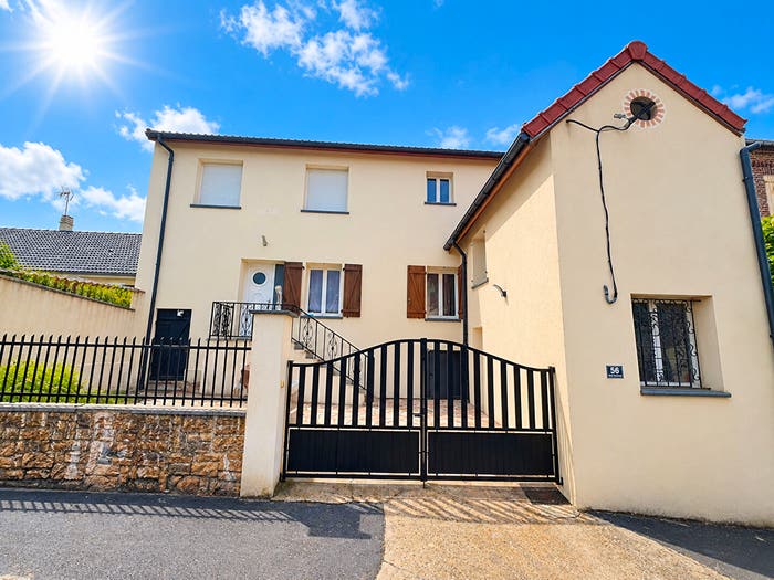 Chaumont-en-Vexin : Maison 7 pièces à vendre