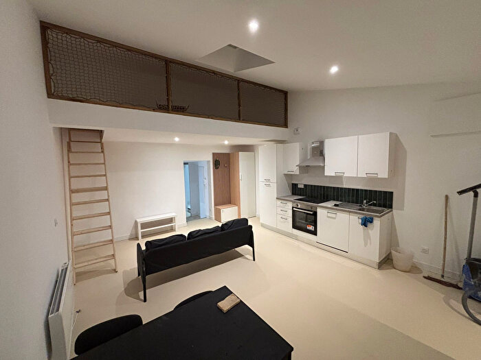 Appartement à louer - Le Luc - 3 pièces - 2 chambres