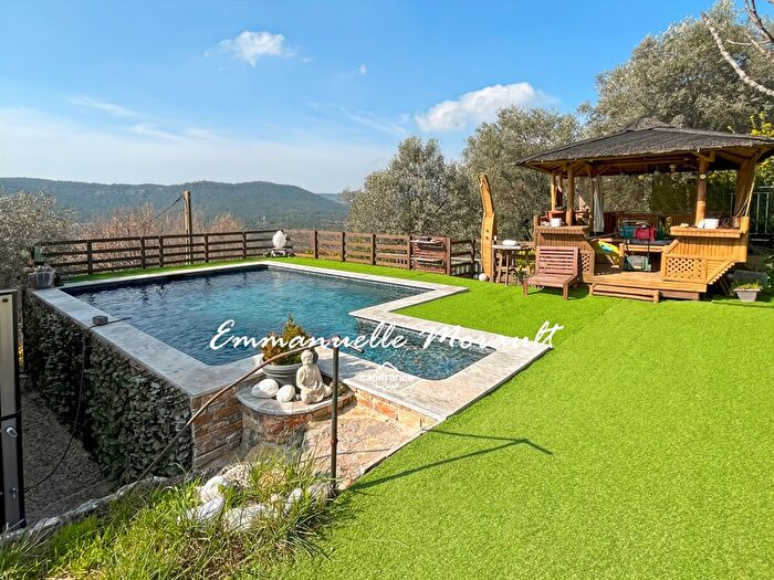 Maison à vendre - Bagnols-en-Forêt - 6 pièces - 4 chambres