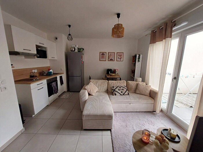 Appartement à louer - Crepieux, Rillieux-la-Pape - 2 pièces - 1 chambre