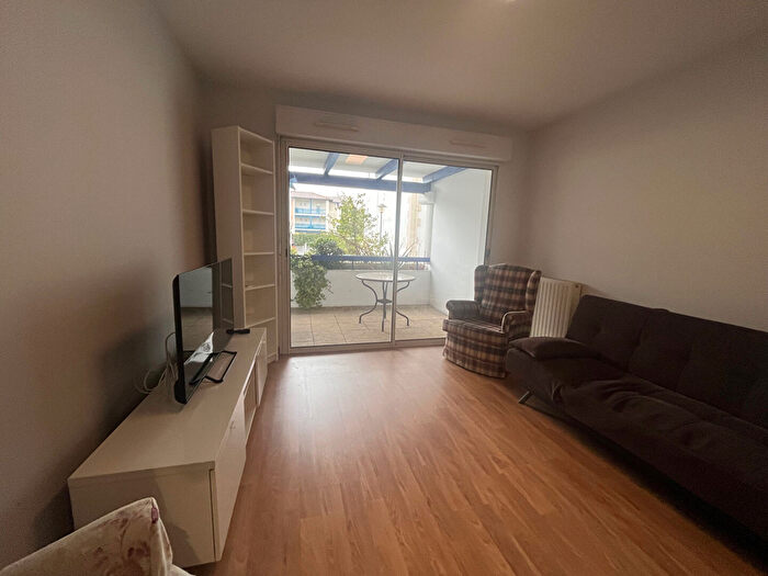 Appartement à louer - Hendaye, Gare, Joncaux - 3 pièces - 2 chambres