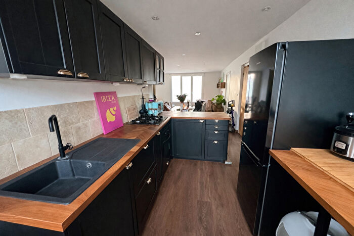 Appartement à vendre - Montluel - 2 pièces - 1 chambre