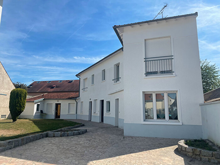 Appartement à louer - Bois-dArcy, Raymond Falaize, Bois Gazé - 1 pièce