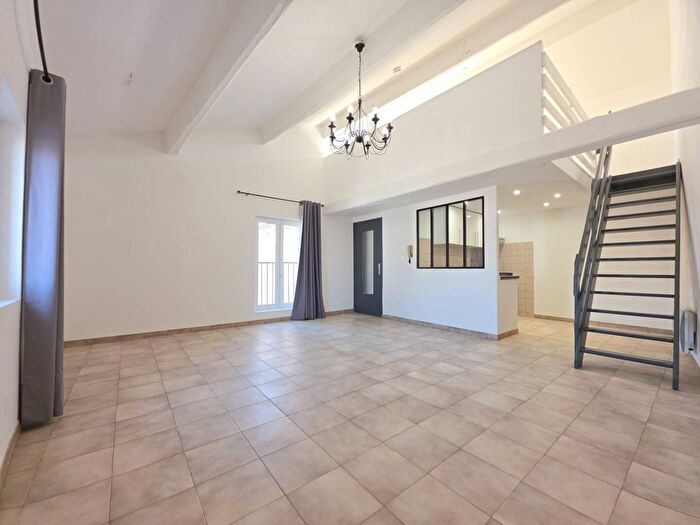 Appartement à louer - Village, Bédarrides - 2 pièces - 1 chambre