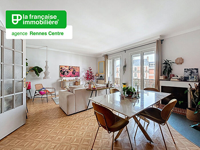 Appartement à vendre - Quartiers Centre, Colombier - 4 pièces - 2 chambres