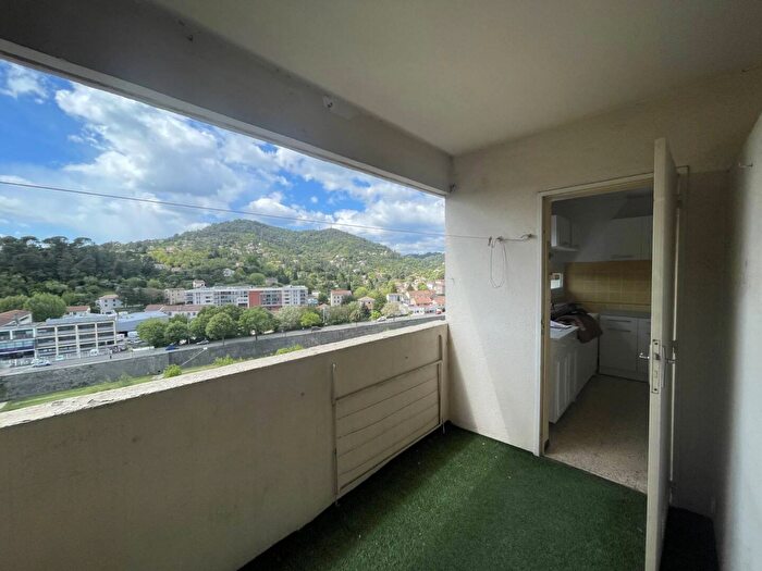 Appartement à louer - Rochebelle-Cauvel, Alès - 4 pièces - 2 chambres