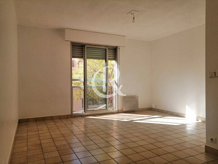 Appartement à louer - Hyères, Centre-ville - 1 pièce - 1 chambre