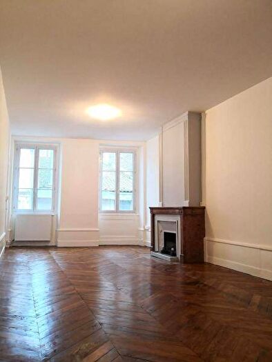 Appartement à louer - Centre Ville, Mâcon - 3 pièces - 2 chambres