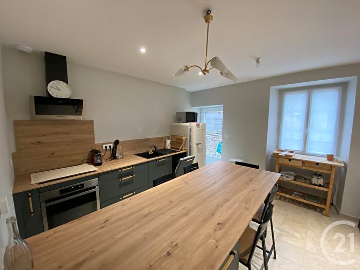 Maison à louer - Saint-Geniès - 4 pièces - 3 chambres