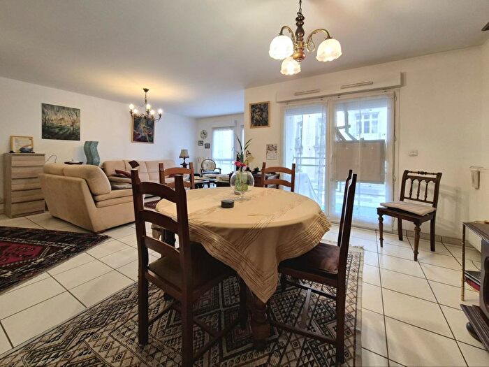 Appartement à vendre - Sarreguemines, Centre-ville - 4 pièces - 2 chambres