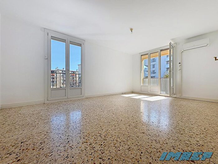 Marseille 10ème, Saint-Tronc : Appartement 3 pièces à vendre