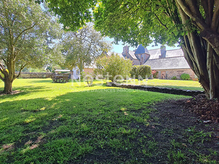 Maison à vendre - Lanvollon - 12 pièces - 9 chambres