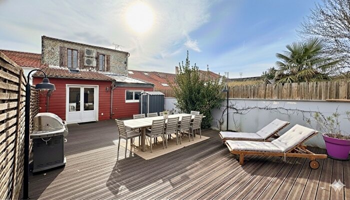 Maison à vendre - Rochefort, Faubourg Nord, Stade Philaudrie - 6 pièces - 4 chambres