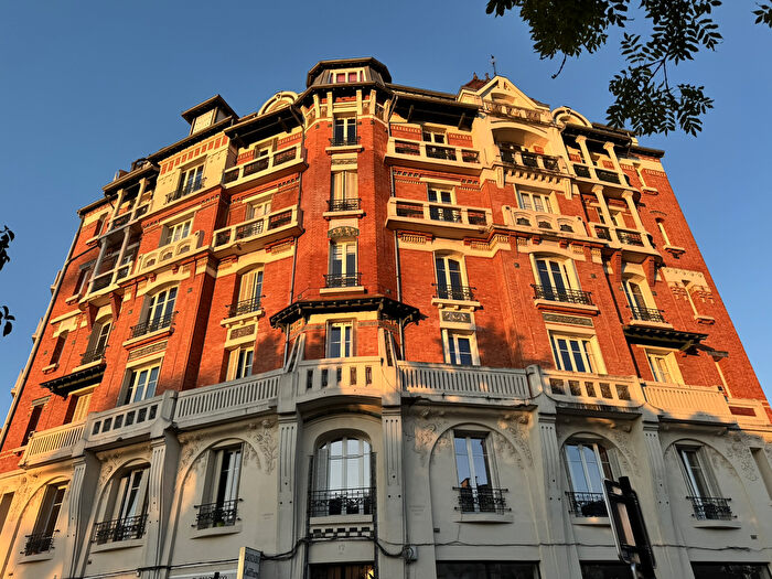 Appartement à louer - Enghien-les-Bains - 5 pièces - 3 chambres